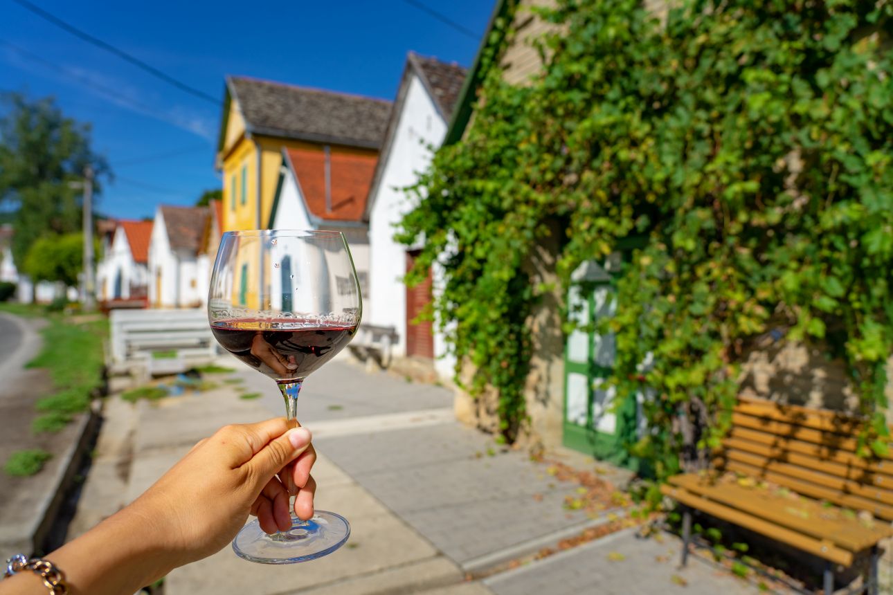 Magyarország vár: Bor, túra, Villány | Turizmus.com