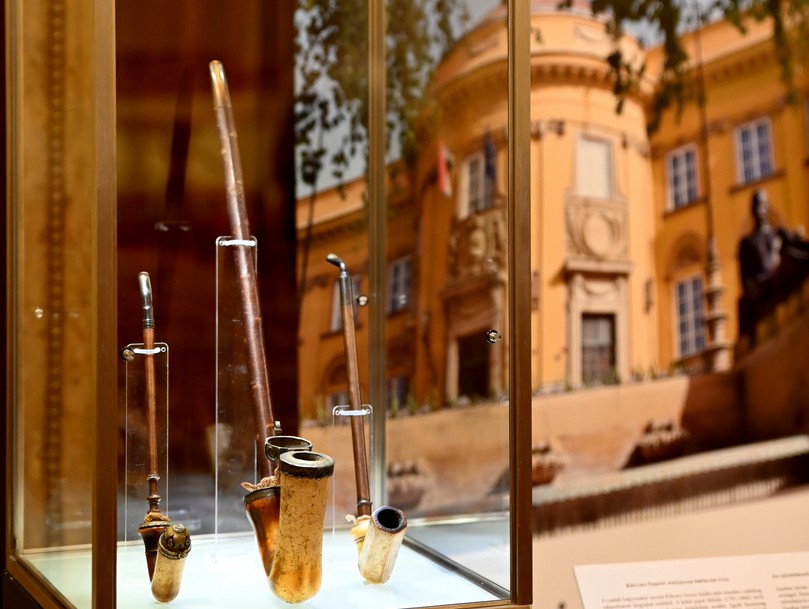 Amerikából érkeztek Kölcsey pipái a debreceni Déri Múzeumba | Turizmus.com
